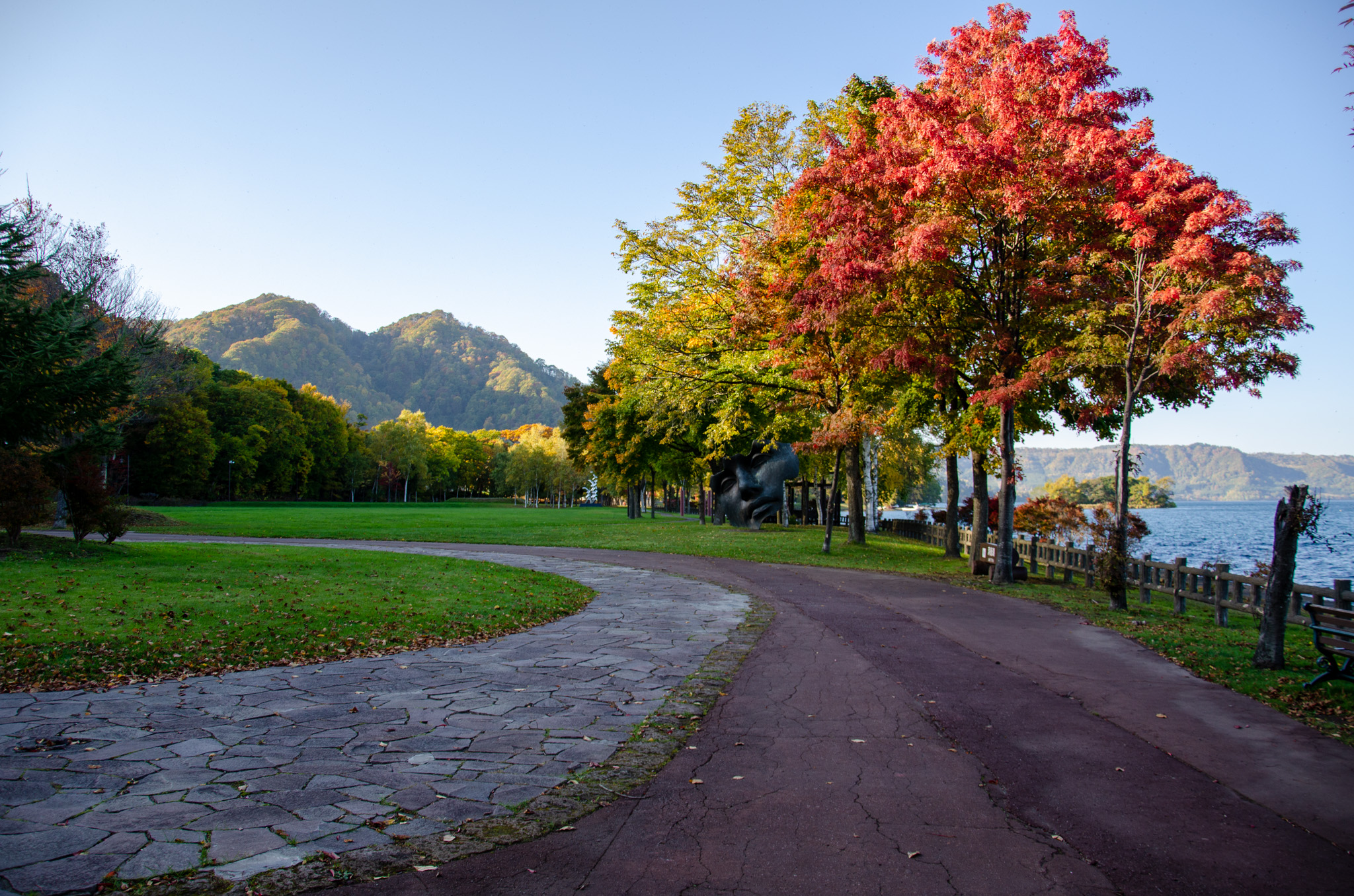 Lake Toya, Toyako（洞爺湖） | Fleemy | Sights and Travel Information of Hokkaido
